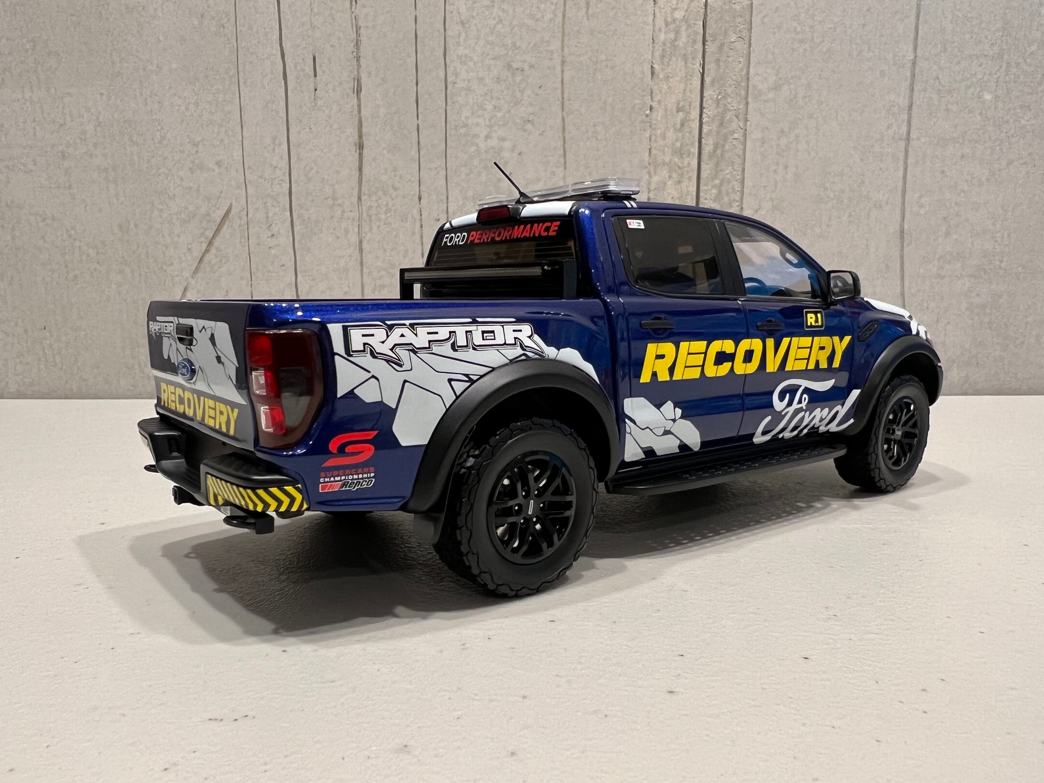 Ford Ranger Raptor - Supercars Recovery Vehicle 1:18 Resin Model - Aut