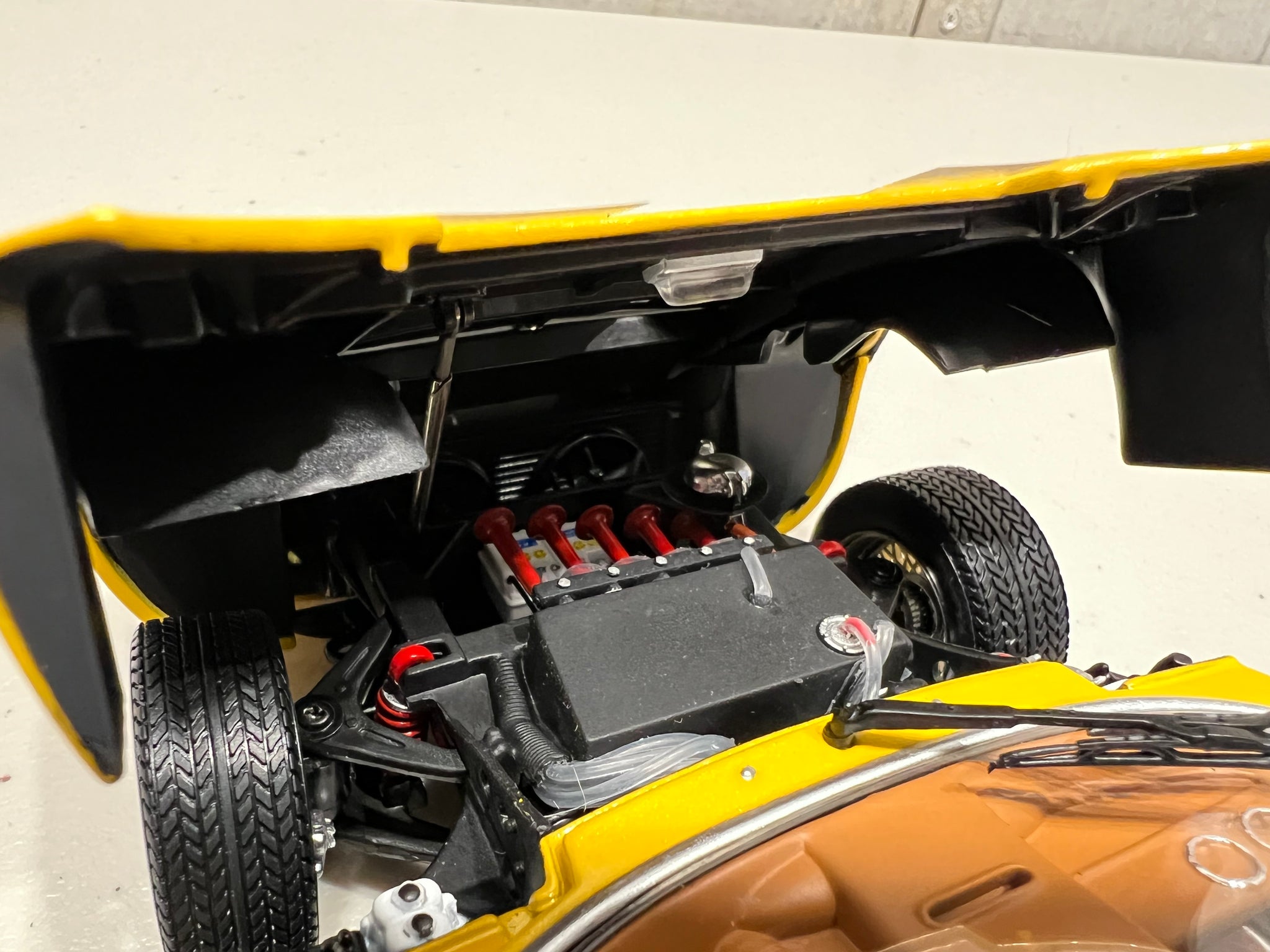 Lamborghini Miura SVR - Yellow/Black - 1:18 Scale Diecast Model Car ...