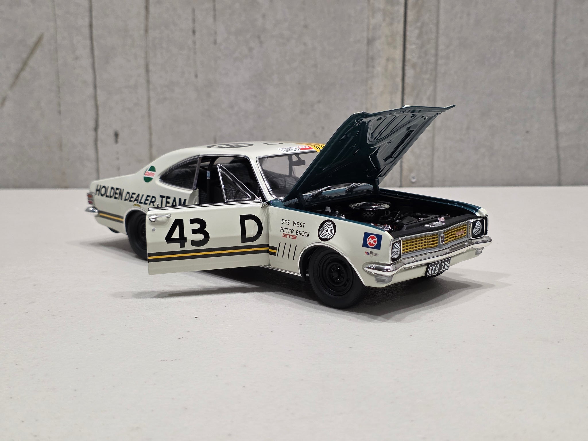 HOLDEN HT MONARO GTS 350 - 1969 BATHURST - 1:18 SCALE DIECAST MODEL ...