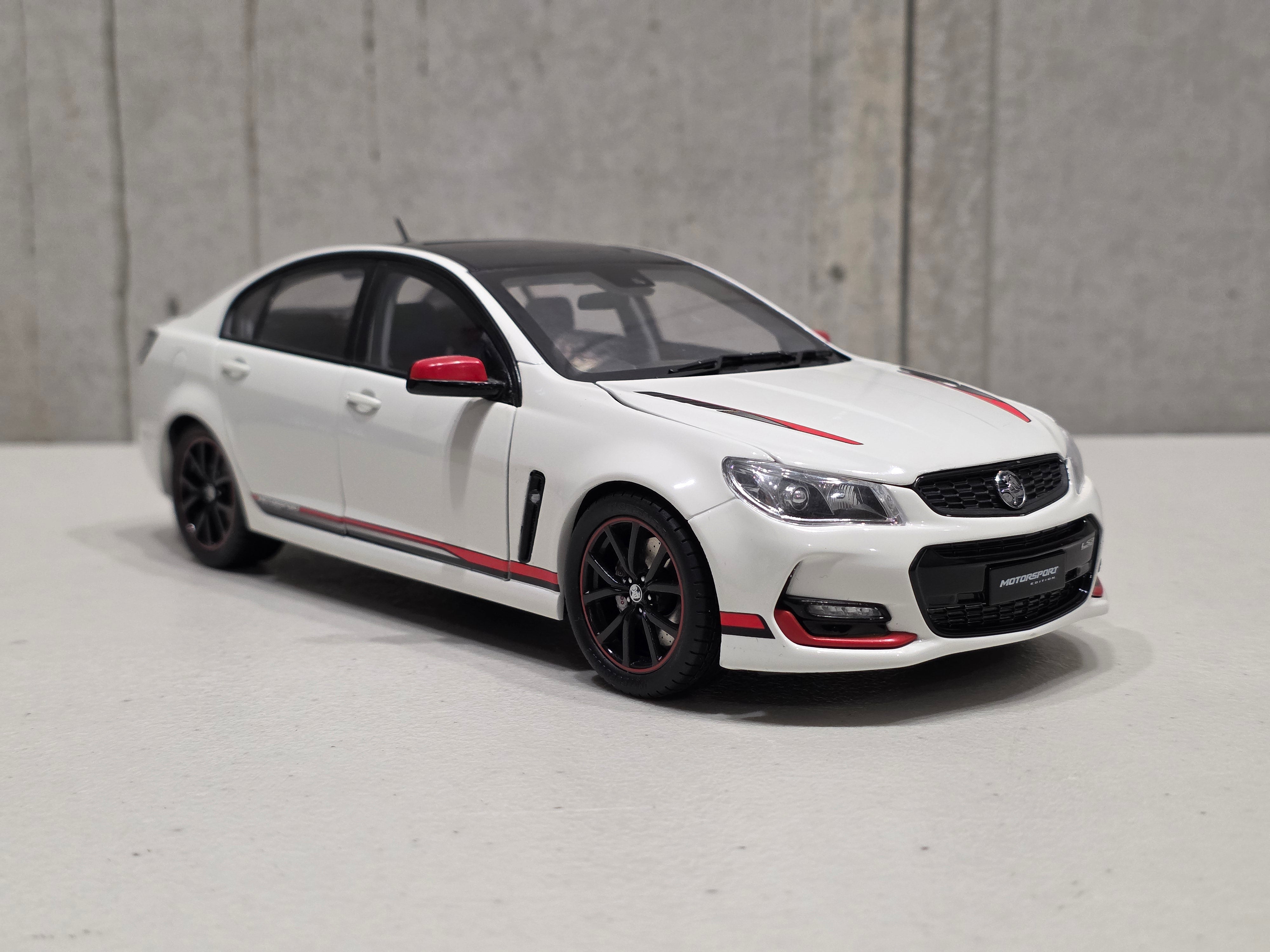 2017 HOLDEN VF II COMMODORE MOTORSPORT EDITION - HERON WHITE - 1:18 SC
