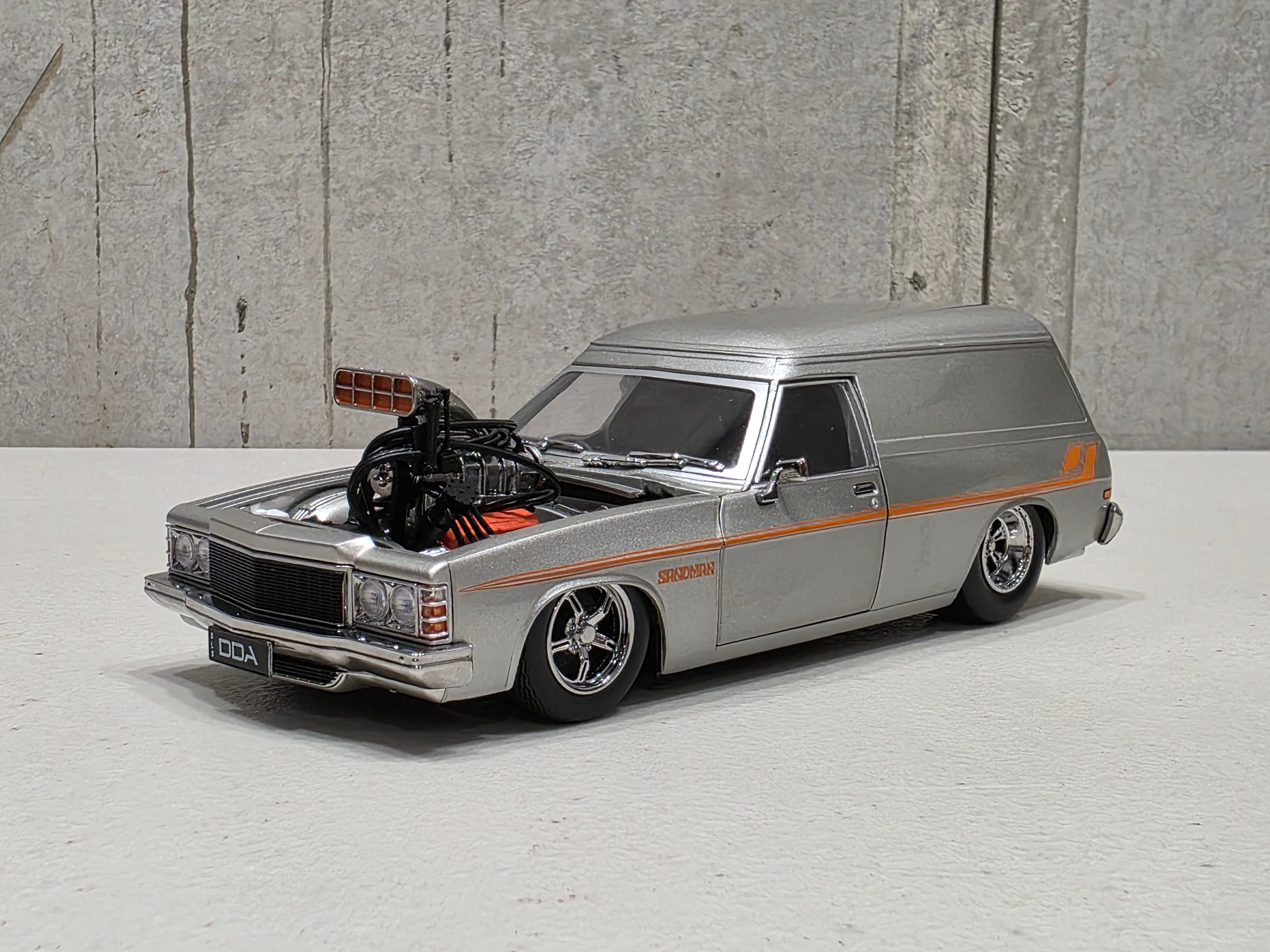 BLOWN HOLDEN HZ SANDMAN PANELVAN - SILVER 1:24 SCALE DIECAST MODEL - D
