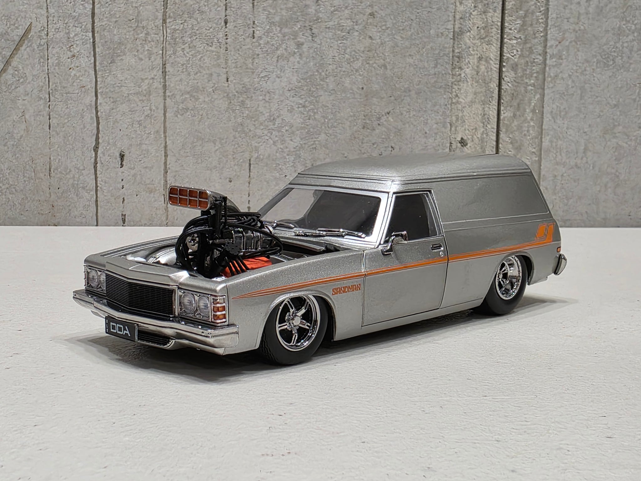 BLOWN HOLDEN HZ SANDMAN PANELVAN - SILVER 1:24 SCALE DIECAST MODEL - D