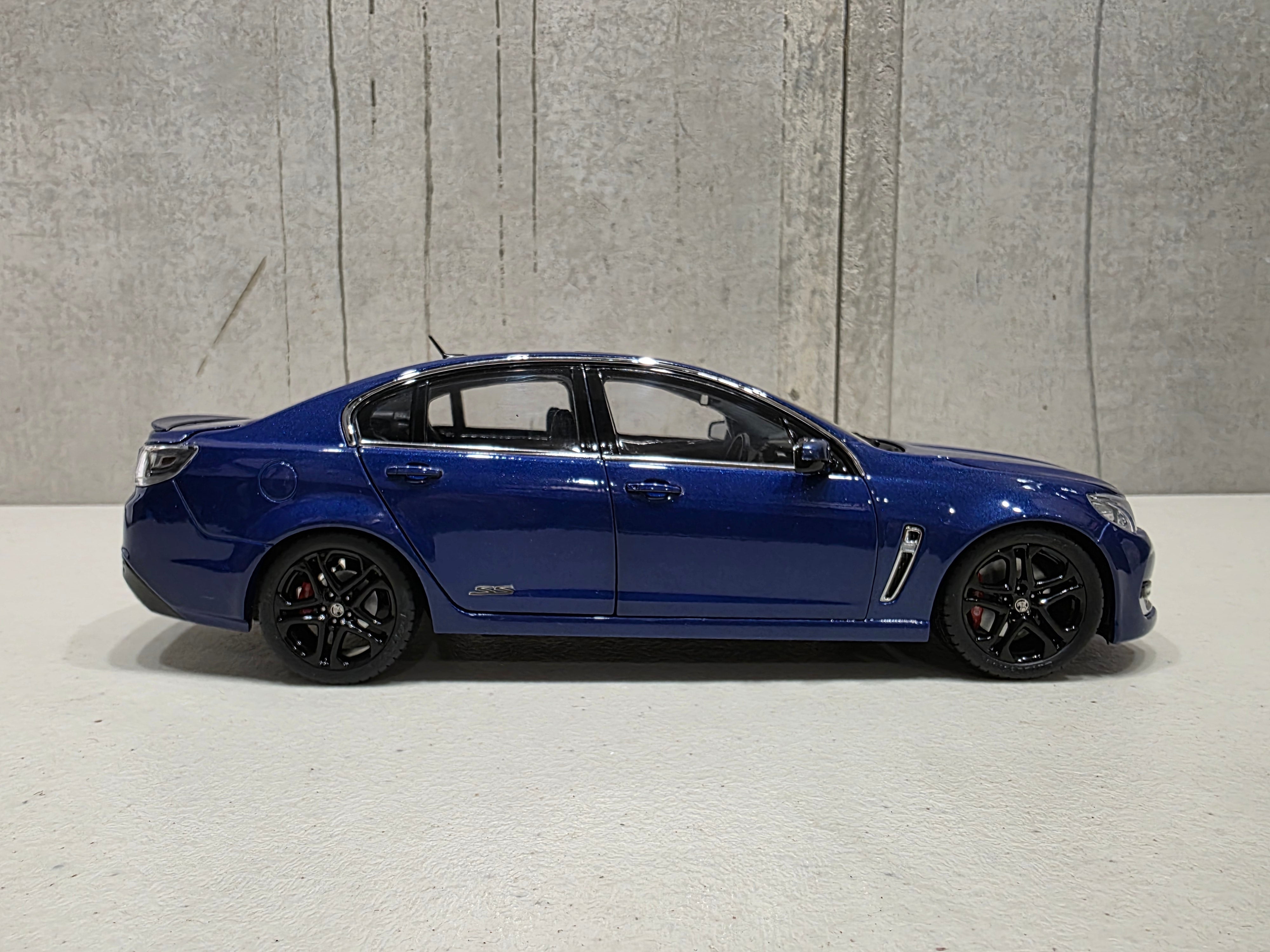 HOLDEN VF COMMODORE SSV REDLINE - SLIPSTREAM BLUE - 1:18 SCALE DIECAST