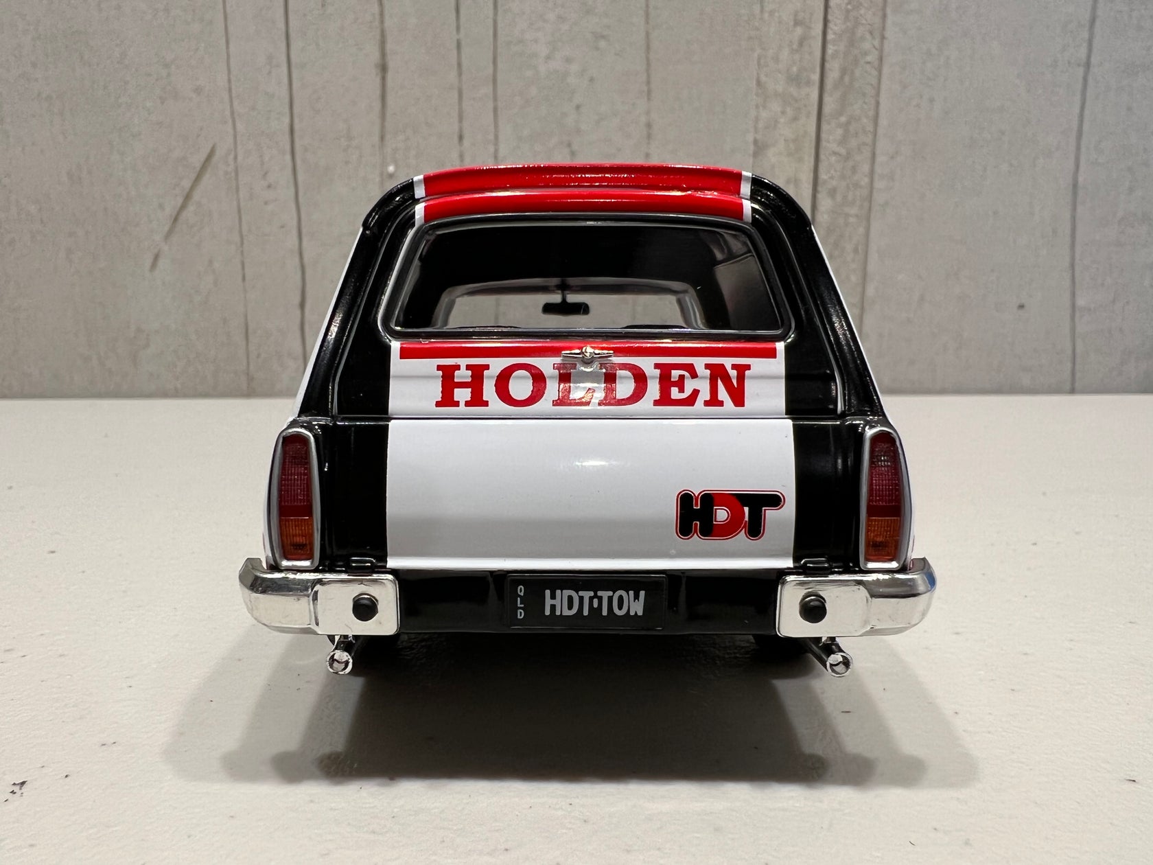 HOLDEN HJ "HDT” PANEL VAN - 1:24 SCALE DIECAST MODEL - DDA – Elite ...