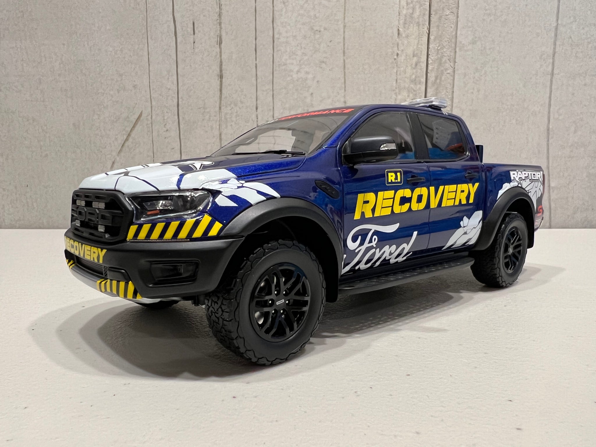 Ford Ranger Raptor - Supercars Recovery Vehicle 1:18 Resin Model - Aut