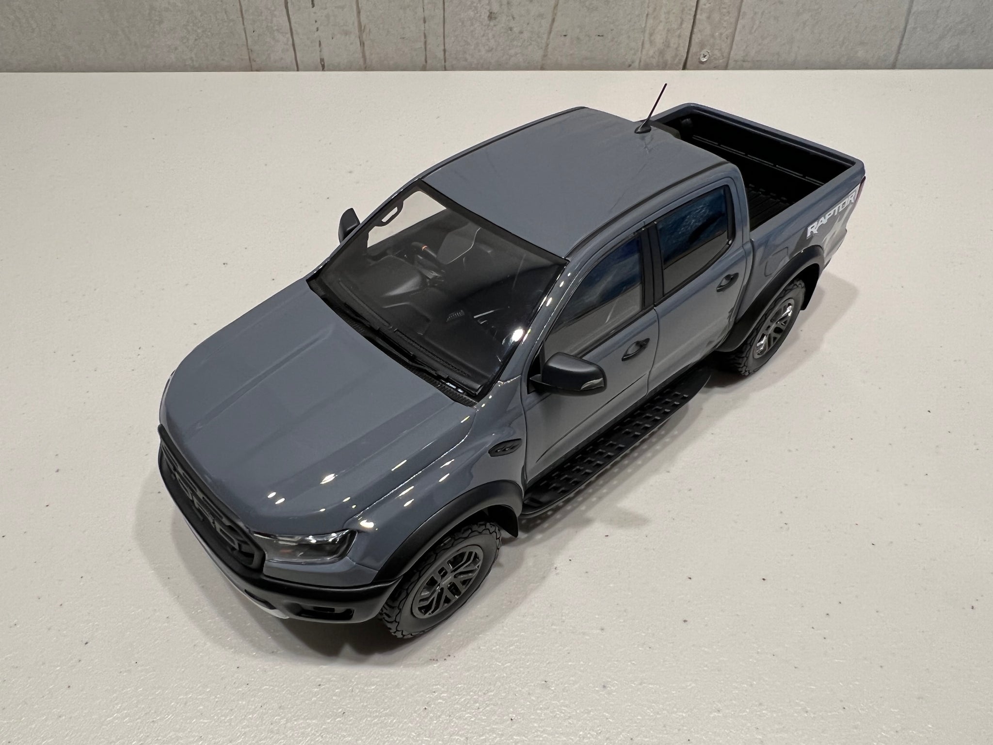 Ford Ranger Raptor - Conquer Grey 1:18 Resin Model - Authentic Collect ...