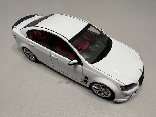 HSV W427 - 2008 - Heron White - 1:18 Diecast Model Car - BIANTE – Elite ...