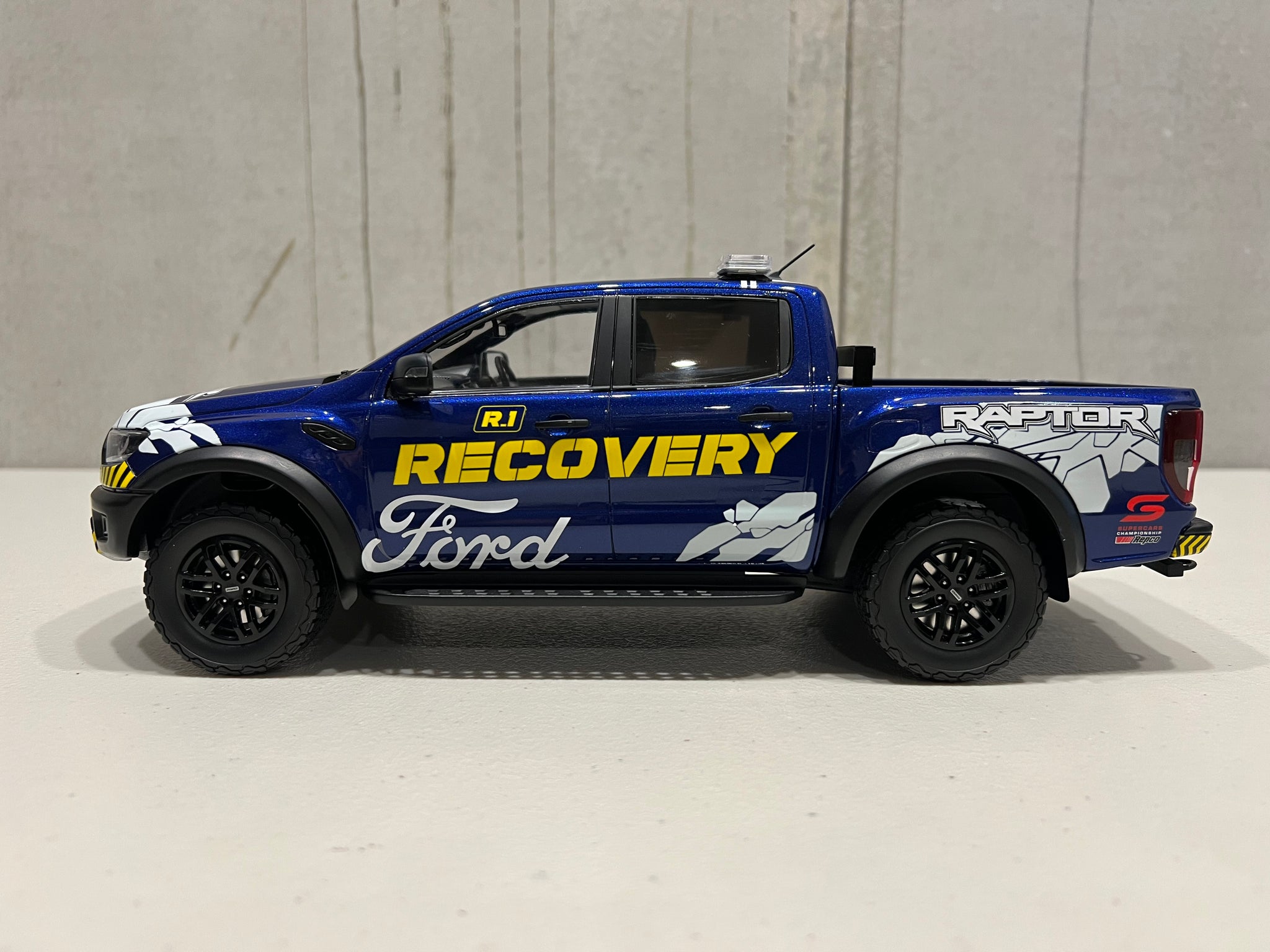 Ford Ranger Raptor - Supercars Recovery Vehicle 1:18 Resin Model - Aut