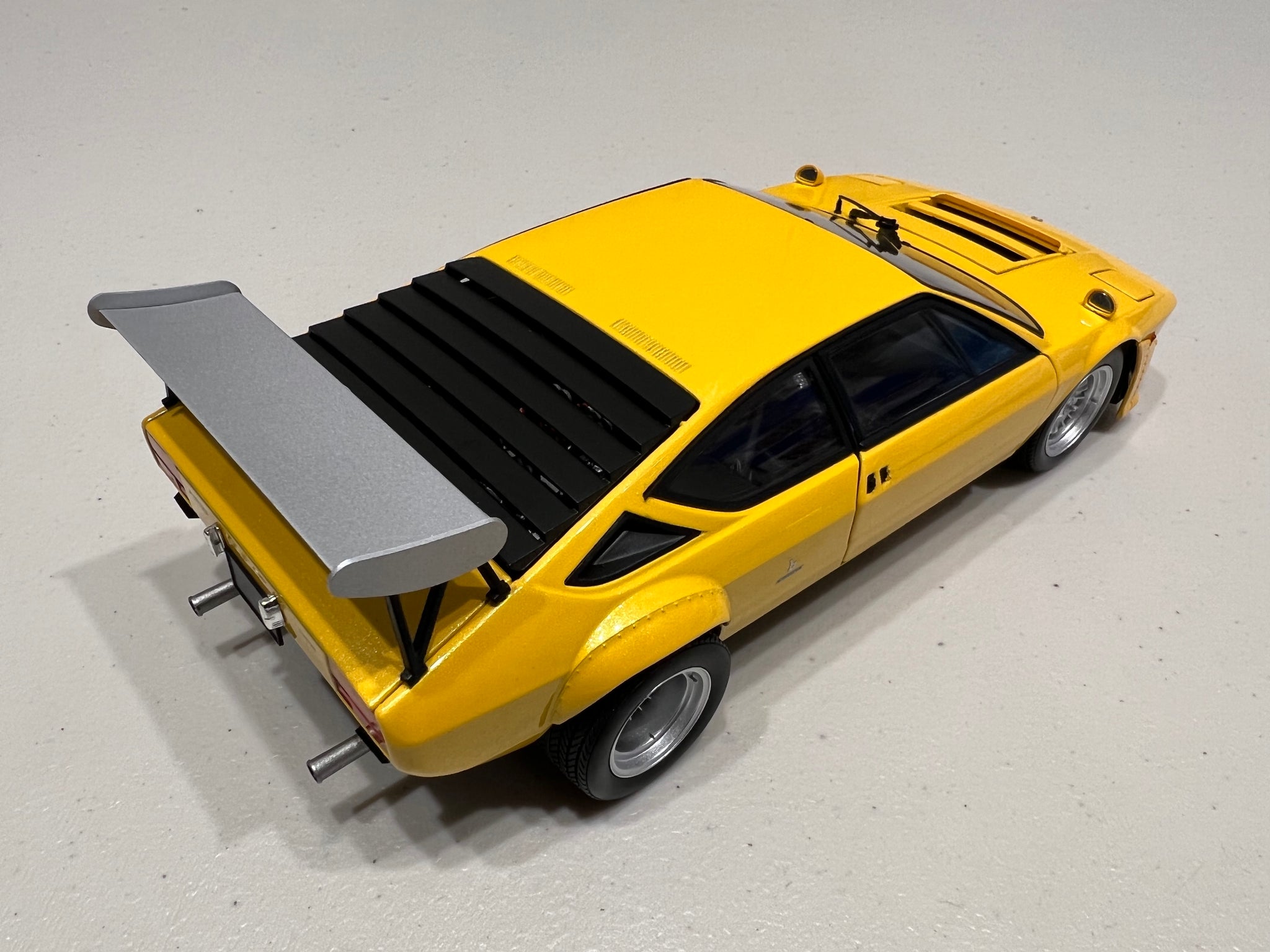 Lamborghini Urraco Rally - Yellow Pearl - 1:18 Scale Diecast Model Car ...