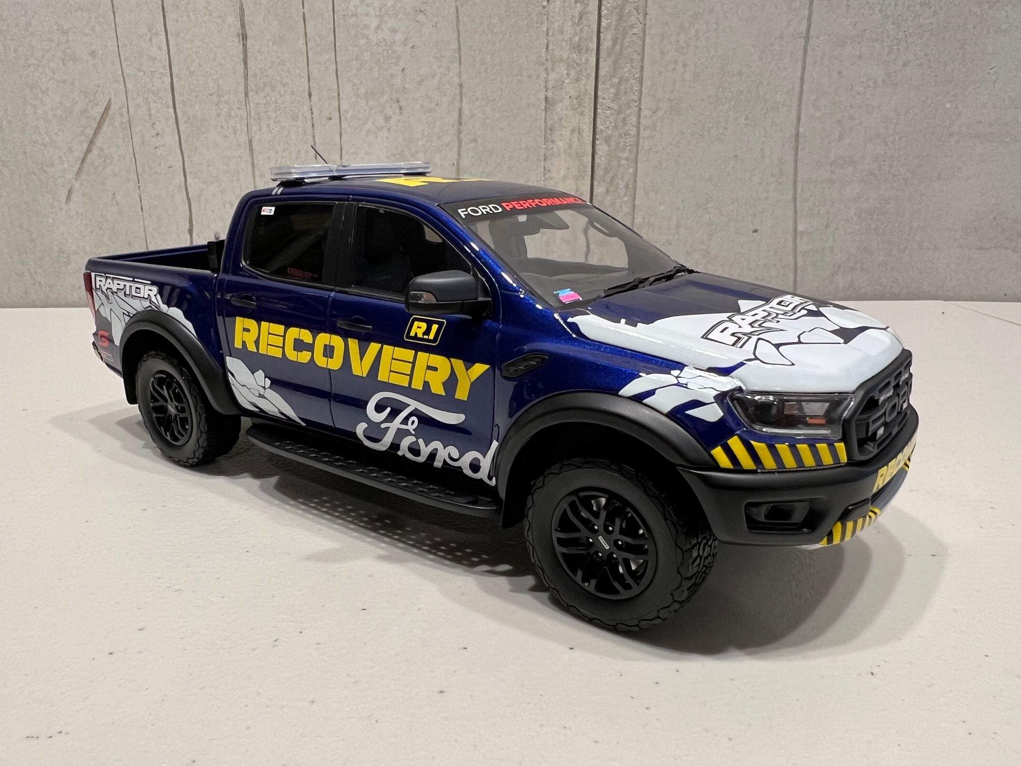 Ford Ranger Raptor - Supercars Recovery Vehicle 1:18 Resin Model - Aut