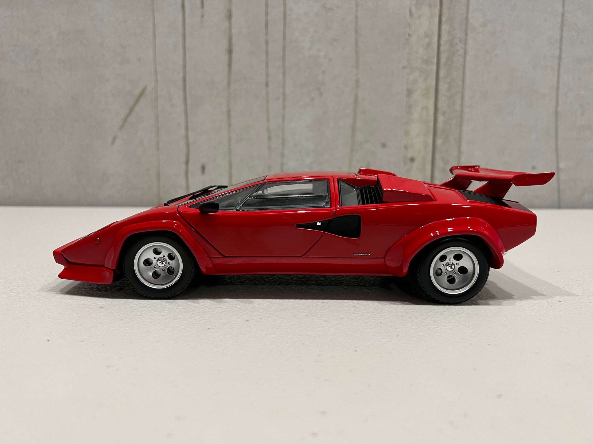 Lamborghini Countach LP500S - Red - Product specification as identical