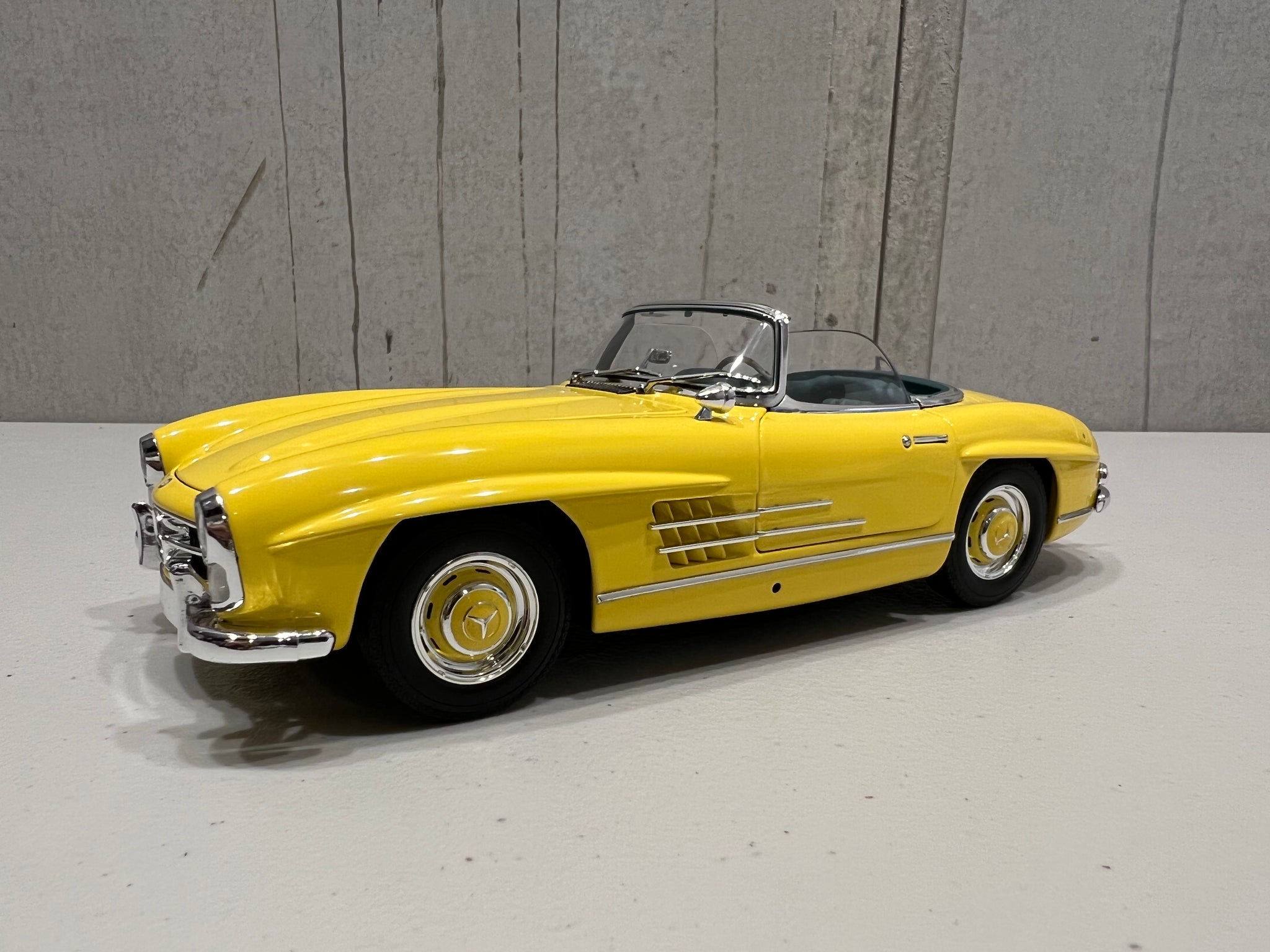 Mercedes Benz 300SL Roadster (W198) 1958 Yellow With Hardtop - 1:18 Sc