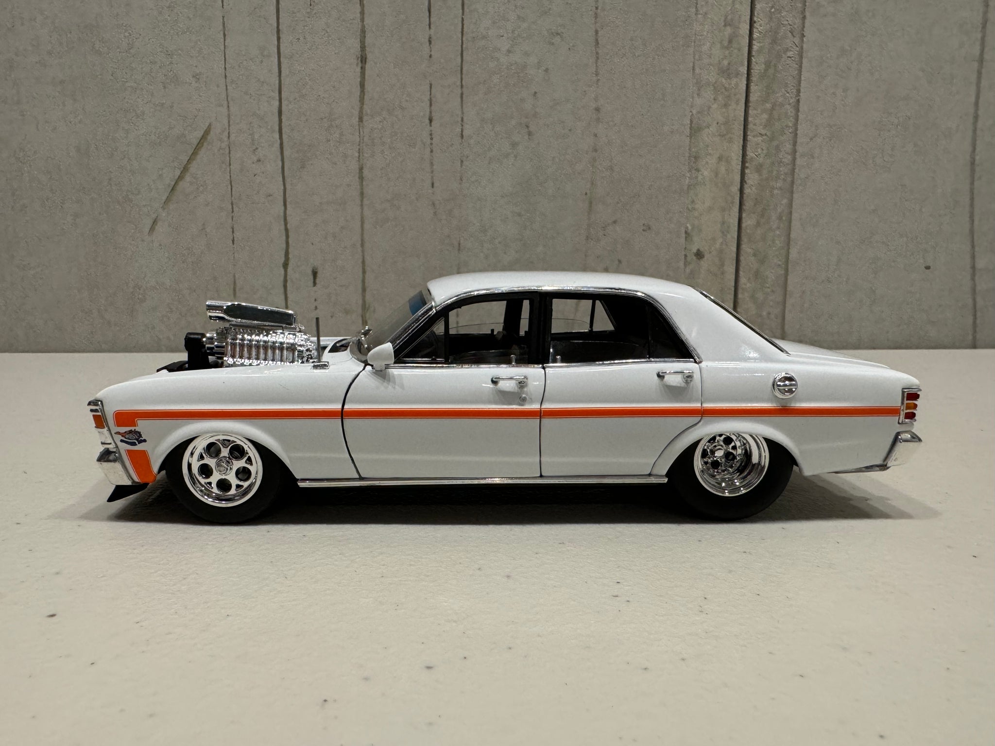 XW GT-HO Slammed and Blown - White - 1:24 Scale Diecast Model - DDA ...