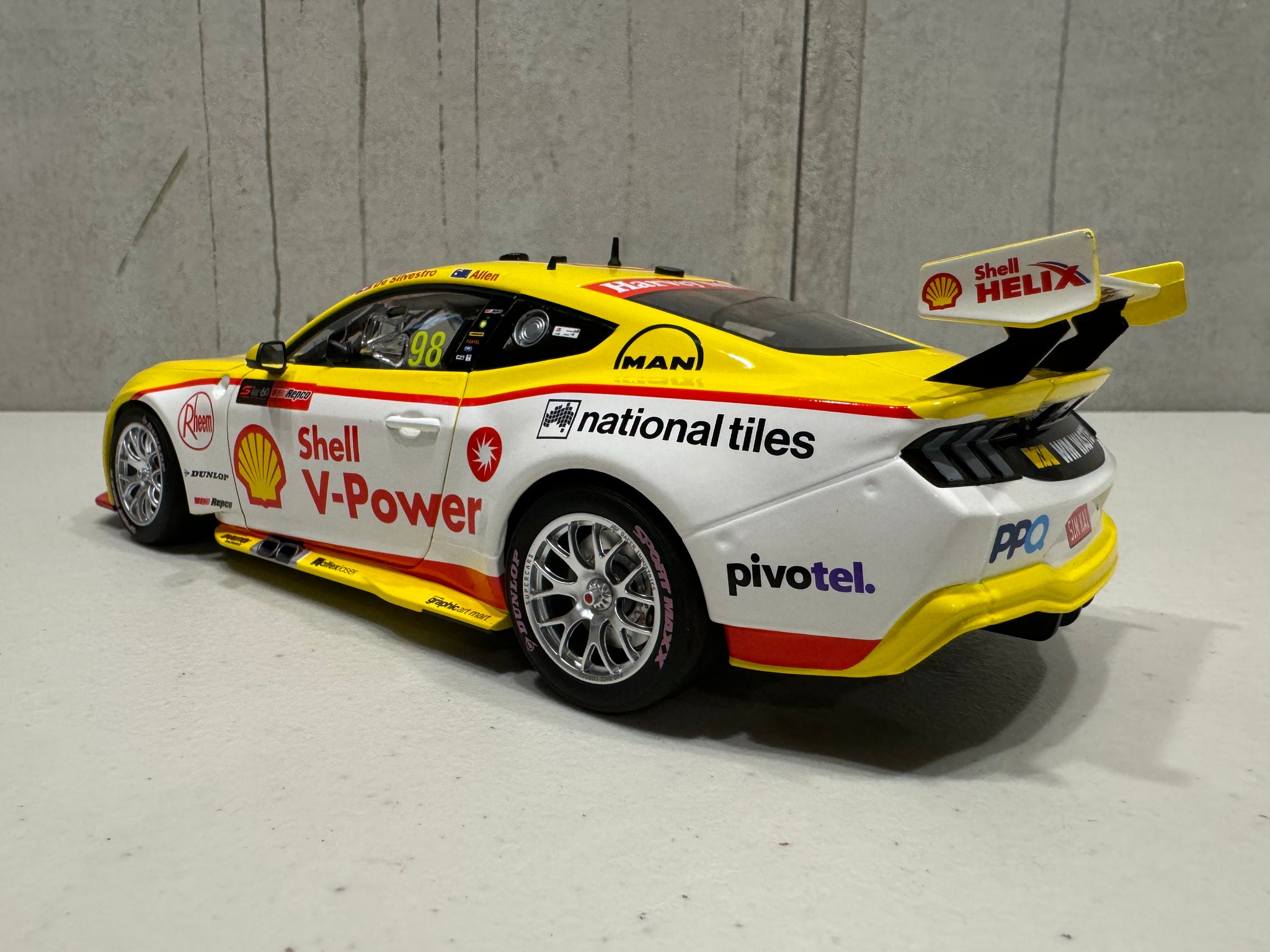 Simona De Silvestro - Kai Allen - Shell V-Power Racing Team #98 Ford M