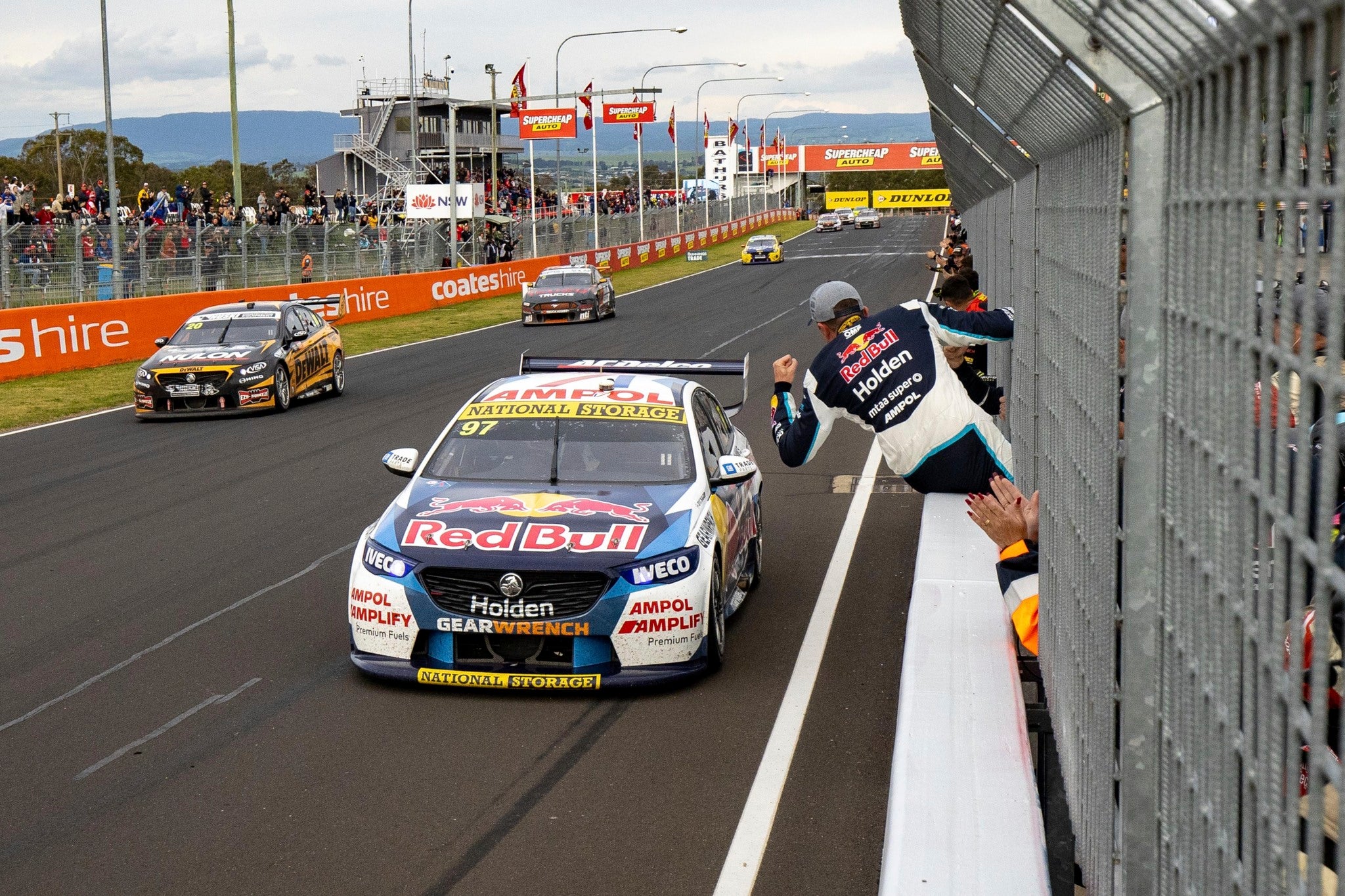 HOLDEN ZB COMMODORE RED BULL HOLDEN RACING - #97 VAN GISBERGEN/TANDER ...