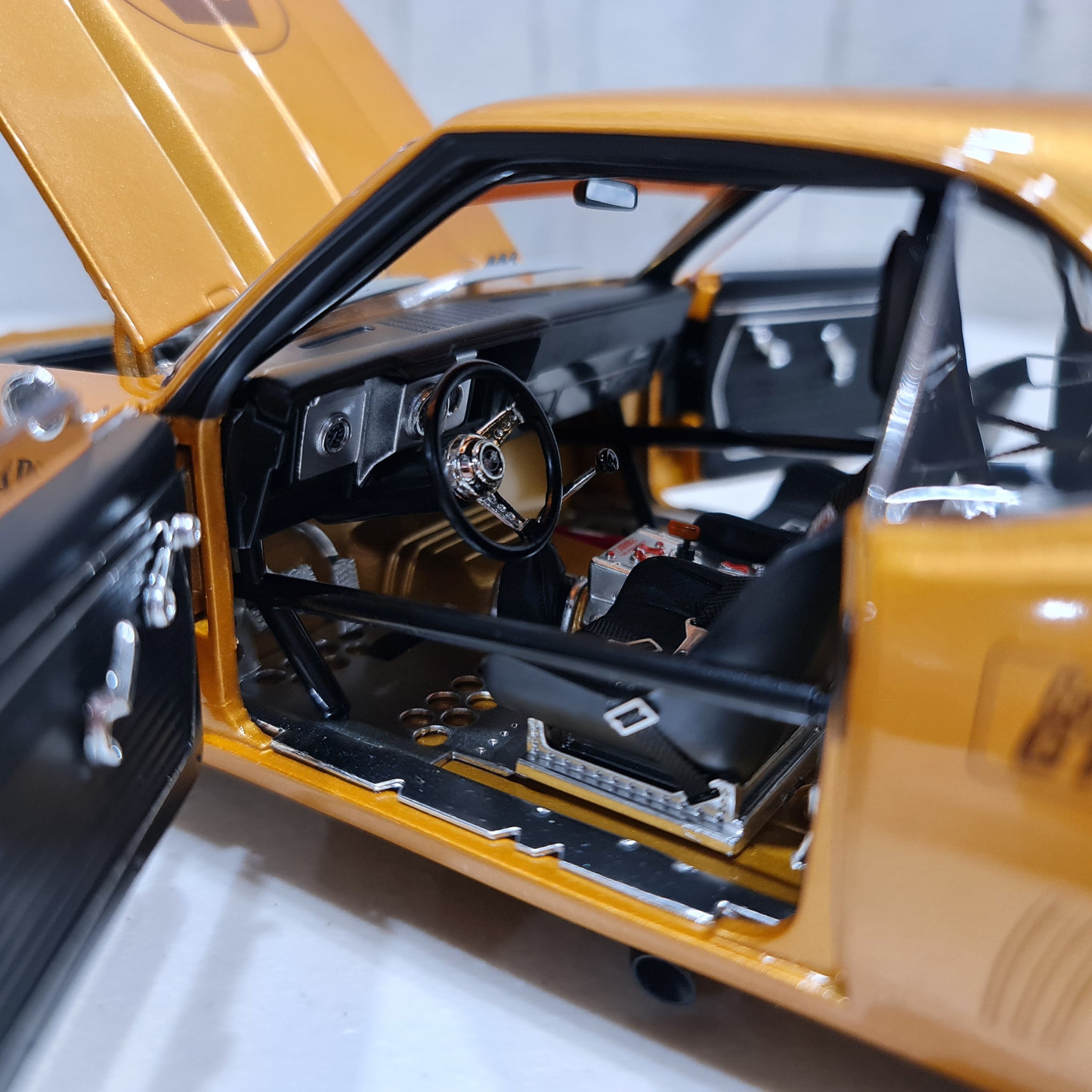ZL-1 Camaro 1971 ATCC Winner 50th Anniversary GOLD livery - 1:18 Dieca