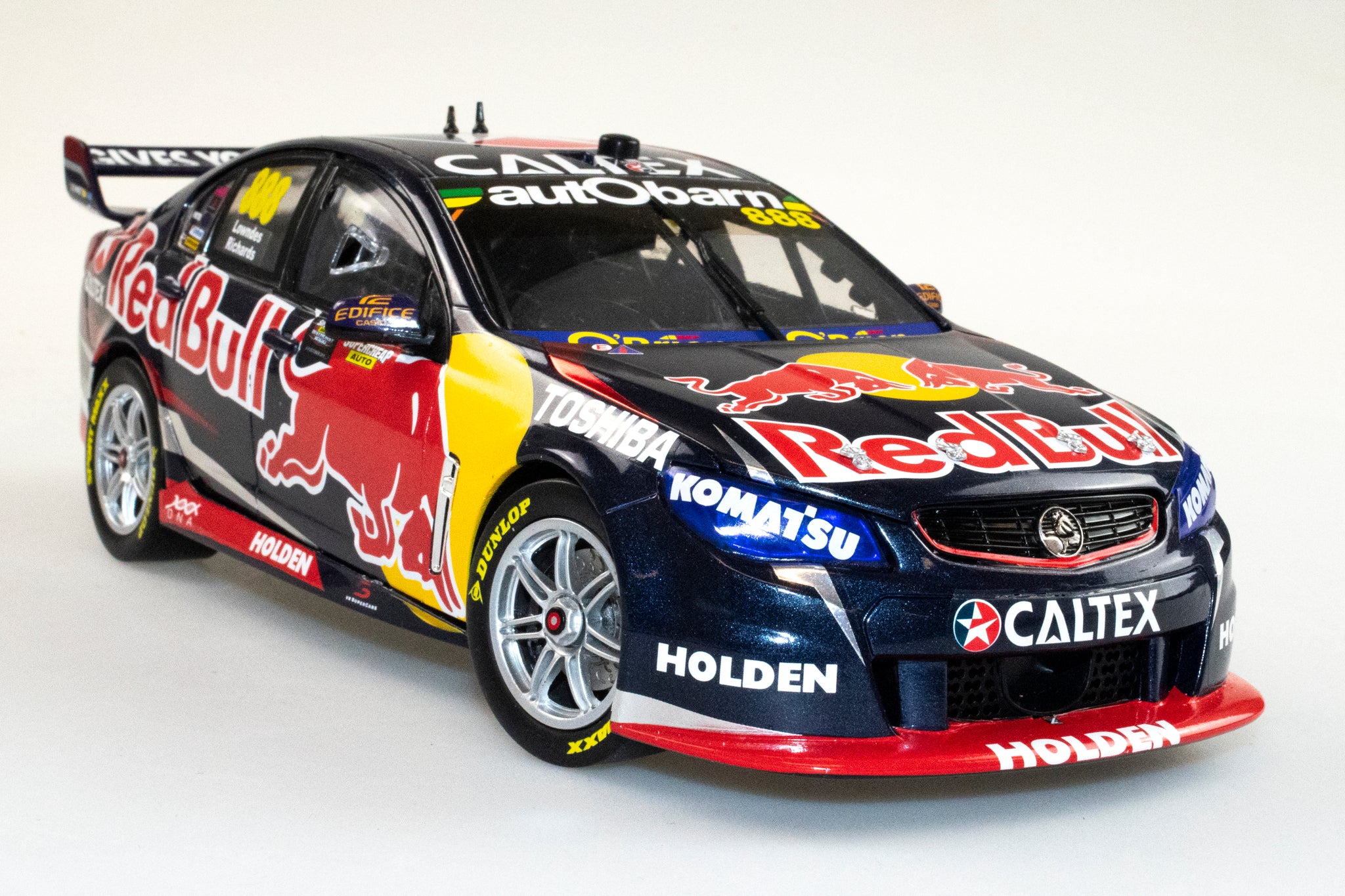 HOLDEN VF COMMODORE V8 RED BULL RACING AUSTRALIA LOWNDES/RICHARDS #888 ...