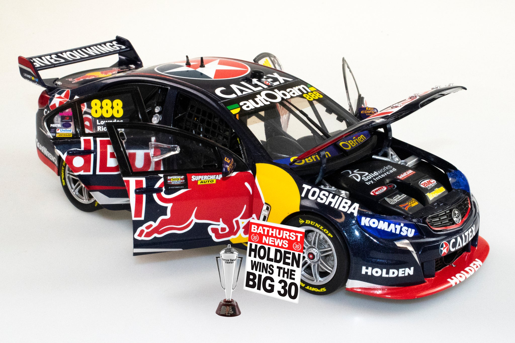 HOLDEN VF COMMODORE V8 RED BULL RACING AUSTRALIA LOWNDES/RICHARDS #888 ...
