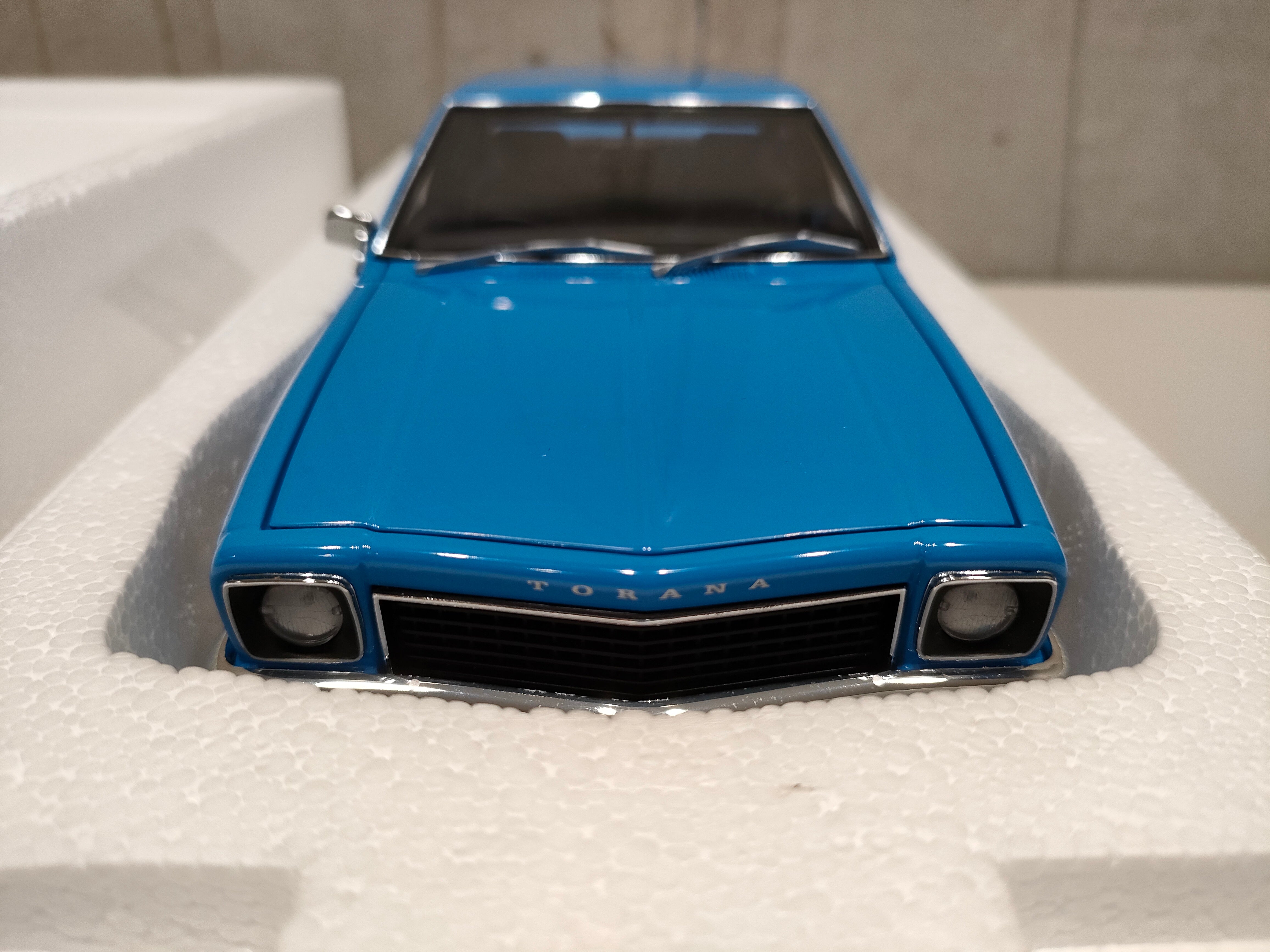 HOLDEN LH TORANA SLR 5000 L34 OPTION - BLUE - 1:18 SCALE - DIECAST MOD