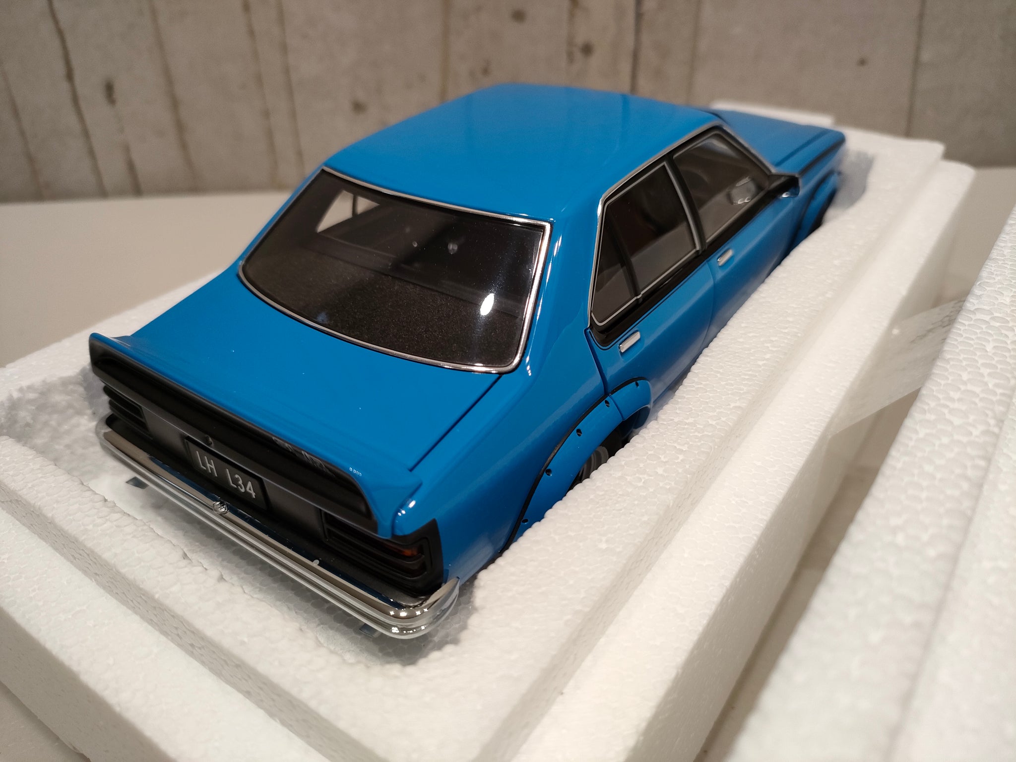HOLDEN LH TORANA SLR 5000 L34 OPTION - BLUE - 1:18 SCALE - DIECAST MOD