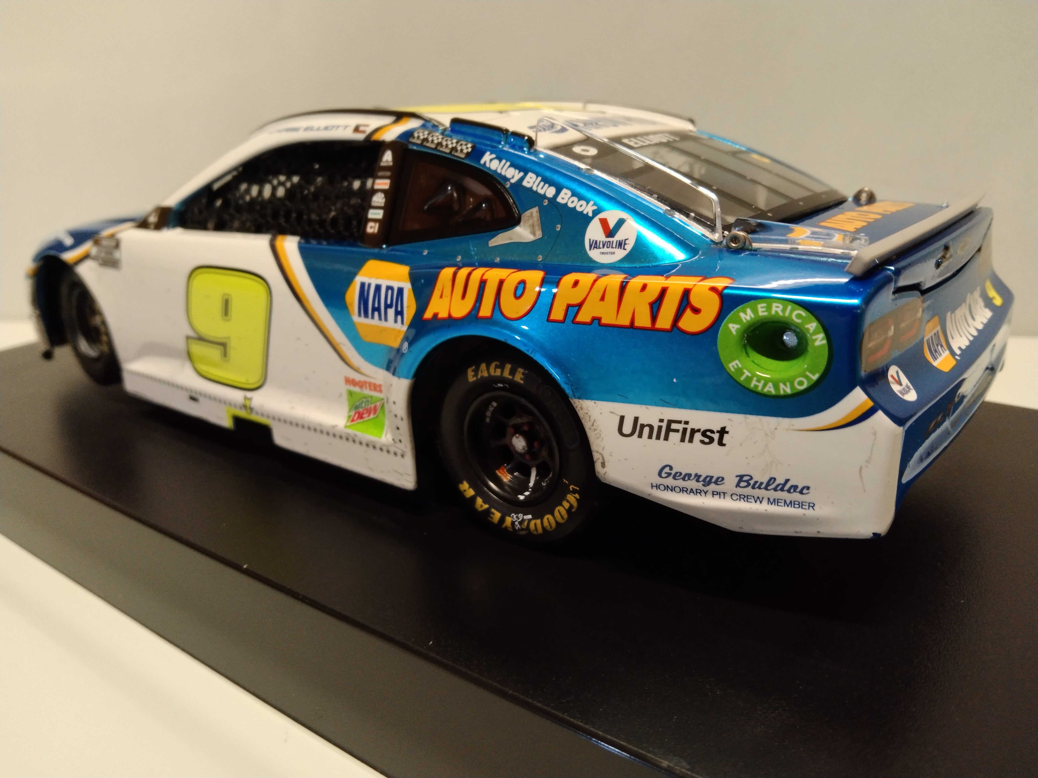 CHASE ELLIOTT 2020 NAPA PHOENIX RACED WIN 1:24 LIQUID COLOUR ELITE DIE ...