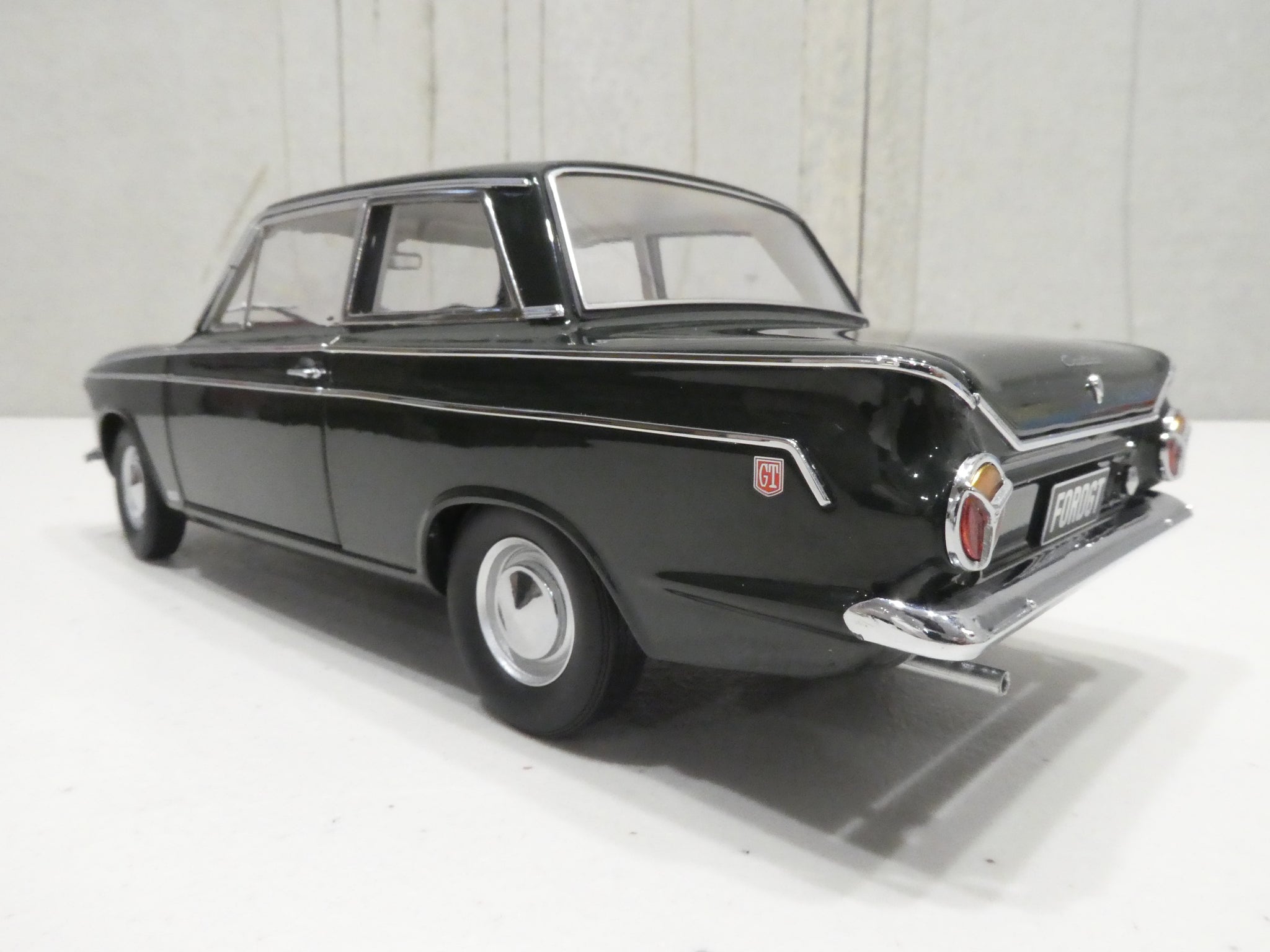 Ford Cortina GT Goodwood Green - 1:18 Diecast Model